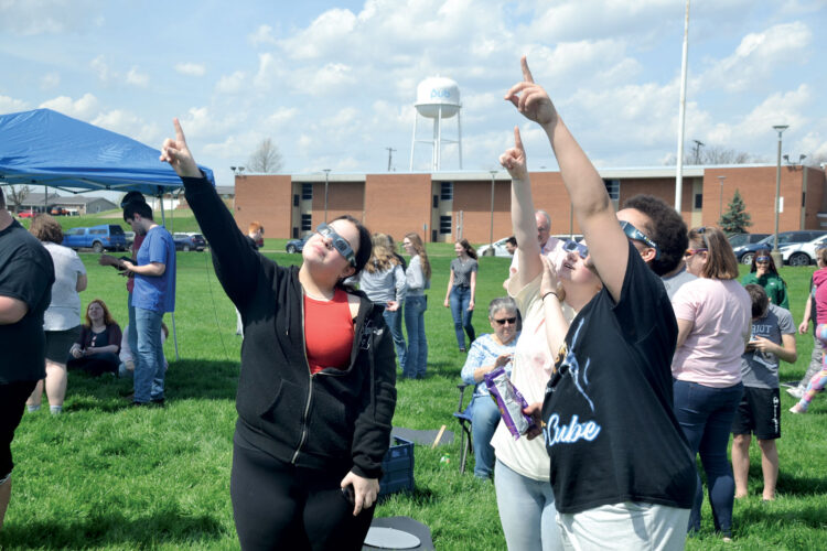 South Students watch eclipse: High schoolers viewing the eclipse with ...